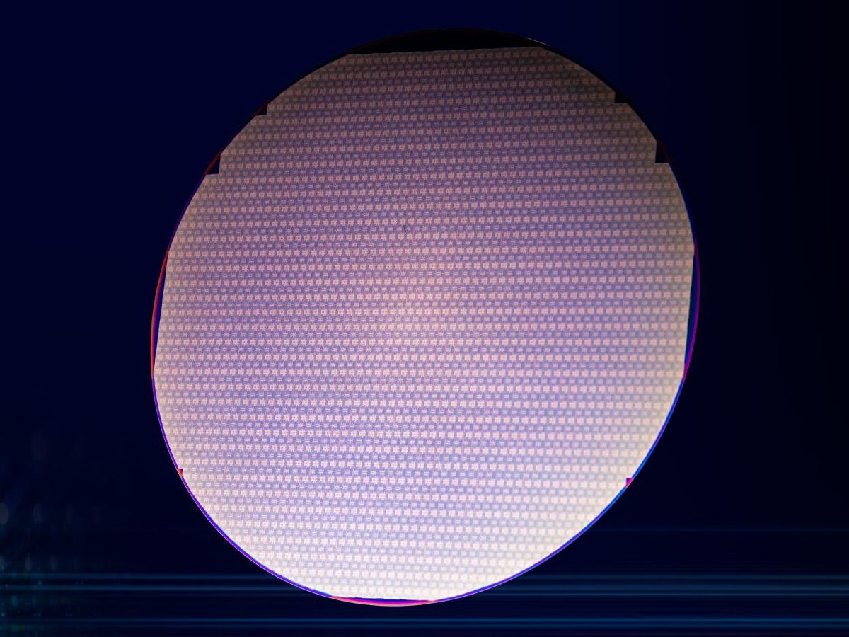 Intel apre l'era angstrom: Qualcomm sarà la prima ad acquistare chip 20A