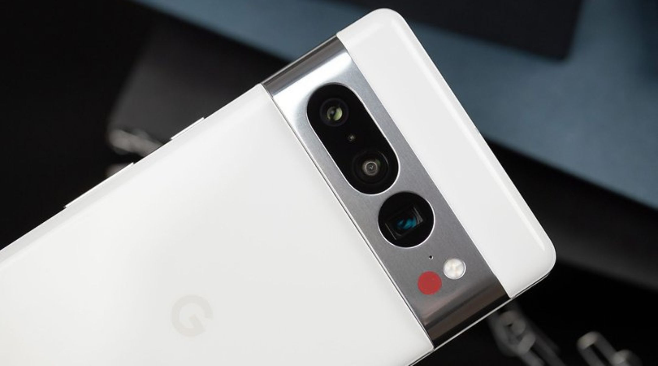 Google Pixel 8 Pro, immagini reali e informazioni sulle specifiche