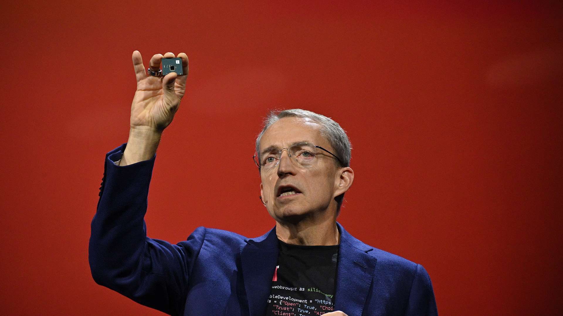 Intel presenta il primo processore basato su chiplet con connessione UCIe Intel presenta il primo processore basato su chiplet con connessione UCIe